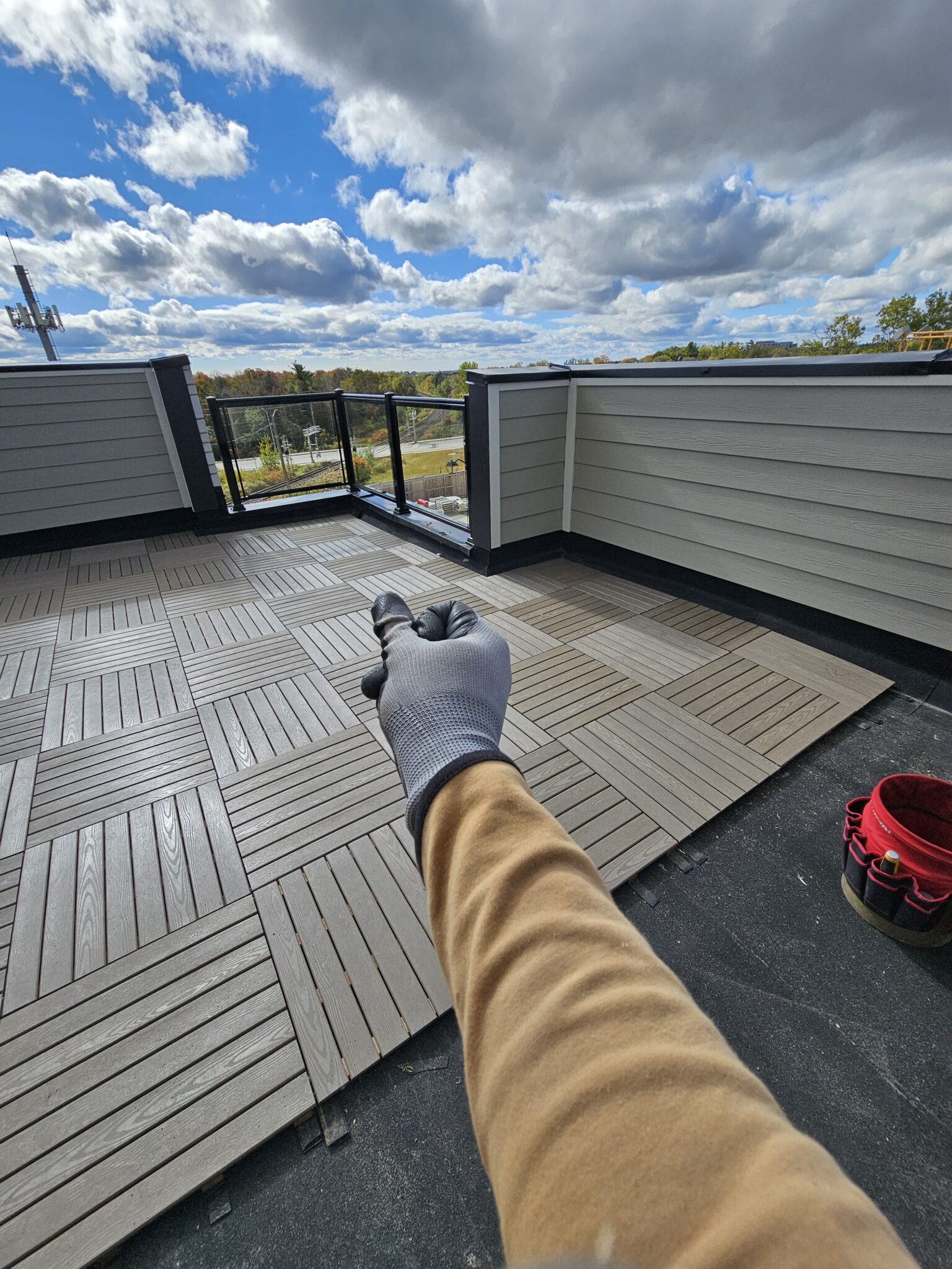 Wood Vs. Recycled Plastic Tiles: Is there an Advantage to One Over the ...